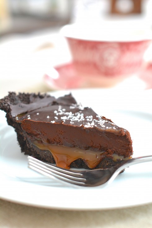 No-Bake Chocolate Salted Caramel Pie